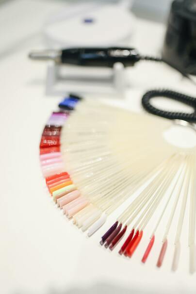 Juni Nails Amsterdam | Manicures, Spa pedicures and BIAB